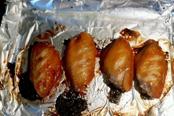 锡纸烤鸡翅的做法烤箱_烤多久才外焦里嫩-第1张图片-山城妙识 锡纸烤鸡翅的做法烤箱_烤多久才外焦里嫩-第1张图片-山城妙识