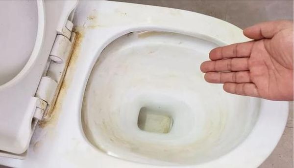 苏打粉怎么清洗厨房油污_苏打粉清洁马桶黄垢-第2张图片-山城妙识