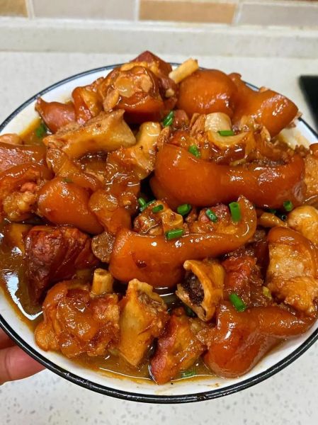 红烧猪蹄怎么做_红烧猪蹄家常做法视频-第1张图片-山城妙识 红烧猪蹄怎么做_红烧猪蹄家常做法视频-第1张图片-山城妙识