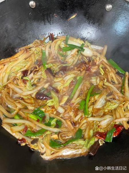 酸辣白菜炒肉片怎么做_酸辣白菜炒肉片家常做法-第3张图片-山城妙识