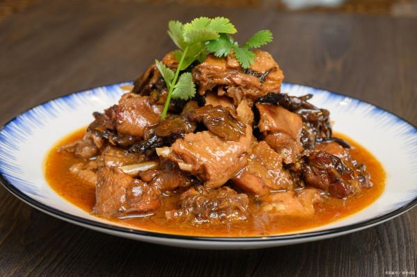 草菇炖鸡怎么做好吃_草菇炖鸡需要焯水吗-第3张图片-山城妙识 草菇炖鸡怎么做好吃_草菇炖鸡需要焯水吗-第3张图片-山城妙识