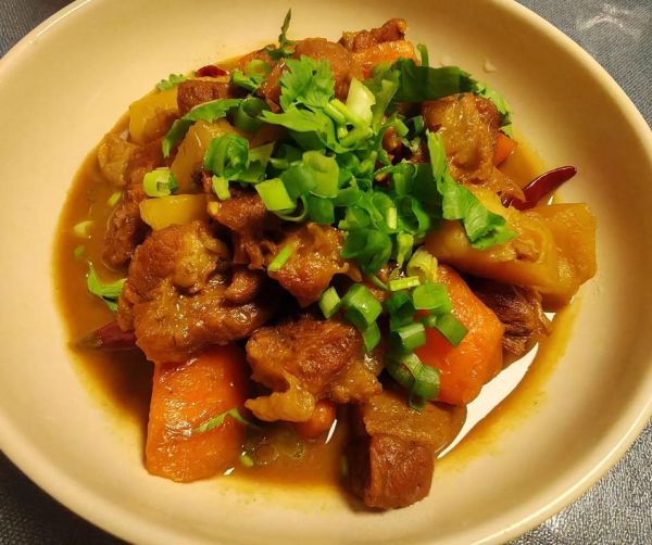 牛腩炖土豆怎么做好吃_牛腩炖土豆需要多久-第1张图片-山城妙识