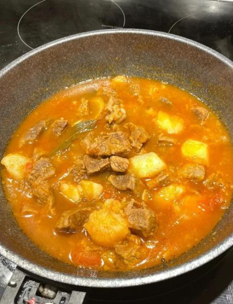 番茄萝卜炖牛腩怎么做_牛腩焯水几分钟才嫩-第1张图片-山城妙识 番茄萝卜炖牛腩怎么做_牛腩焯水几分钟才嫩-第1张图片-山城妙识