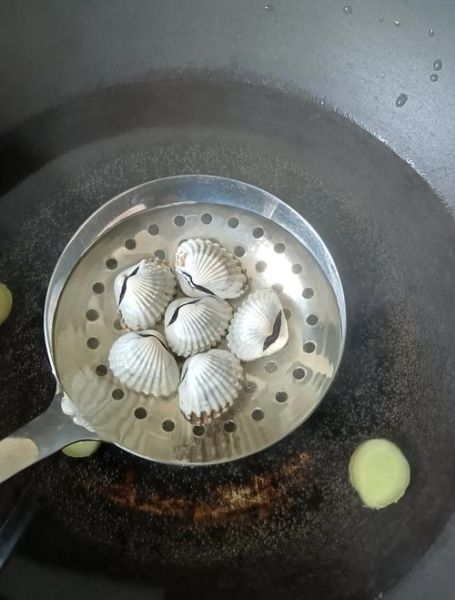 血蚶怎么清洗_血蚶焯水几分钟-第2张图片-山城妙识
