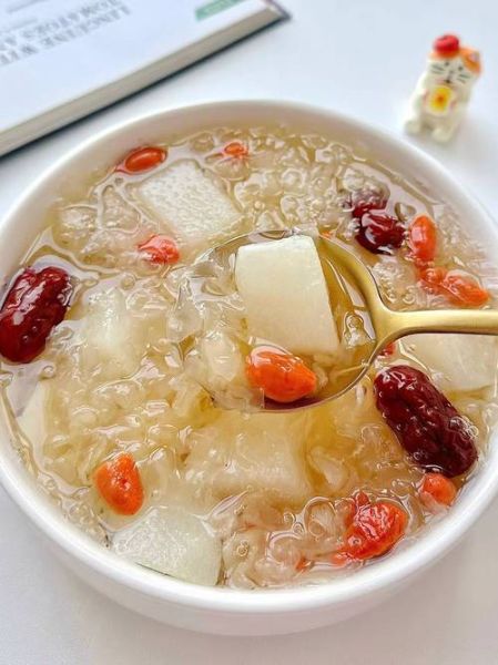 银耳汤怎么做清热去火_银耳汤去火放什么食材-第2张图片-山城妙识 银耳汤怎么做清热去火_银耳汤去火放什么食材-第2张图片-山城妙识