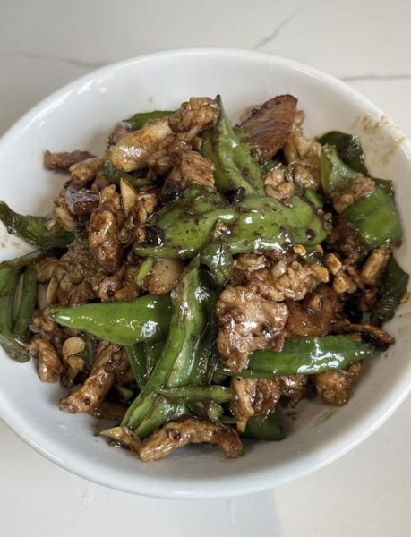 菜椒炒肉怎样炒才好吃_菜椒炒肉用什么肉最好-第1张图片-山城妙识 菜椒炒肉怎样炒才好吃_菜椒炒肉用什么肉最好-第1张图片-山城妙识