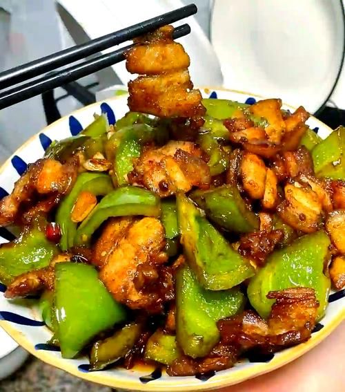 菜椒炒肉怎样炒才好吃_菜椒炒肉用什么肉最好-第3张图片-山城妙识 菜椒炒肉怎样炒才好吃_菜椒炒肉用什么肉最好-第3张图片-山城妙识