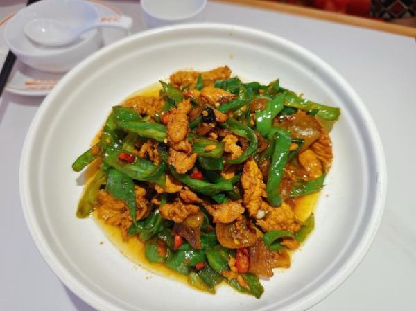 菜椒炒肉怎样炒才好吃_菜椒炒肉用什么肉最好-第2张图片-山城妙识 菜椒炒肉怎样炒才好吃_菜椒炒肉用什么肉最好-第2张图片-山城妙识