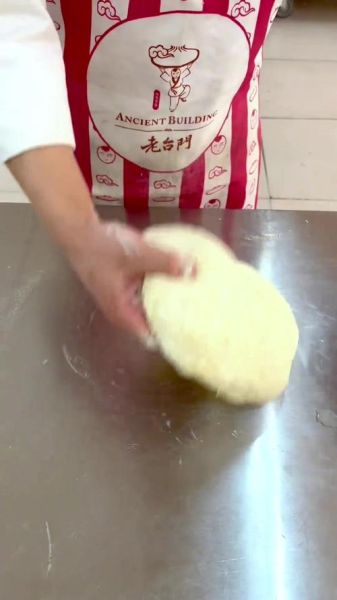 草帽饼和面步骤_草帽饼怎么做才酥软-第1张图片-山城妙识