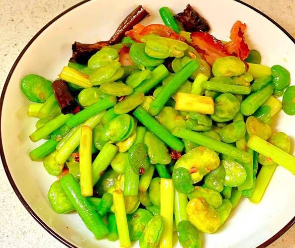 蚕豆炒蒜苗怎么炒好吃_蚕豆炒蒜苗的做法窍门-第2张图片-山城妙识 蚕豆炒蒜苗怎么炒好吃_蚕豆炒蒜苗的做法窍门-第2张图片-山城妙识