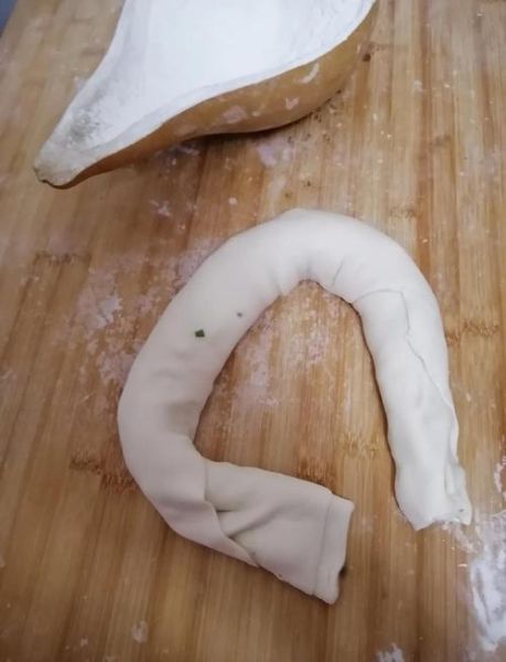 葱花油饼怎么做_葱花油饼和面比例-第3张图片-山城妙识 葱花油饼怎么做_葱花油饼和面比例-第3张图片-山城妙识