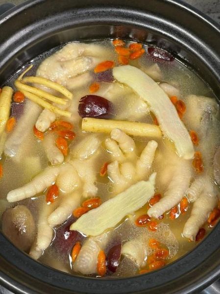 鸡煲汤放什么材料最营养_鸡煲汤怎么搭配食材-第3张图片-山城妙识