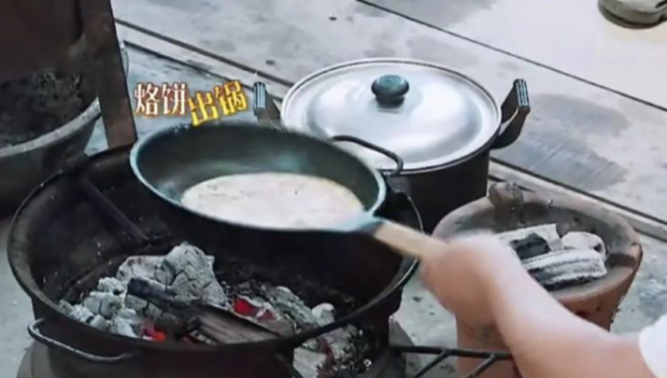 黄磊葱油饼怎么做_黄磊葱油饼做法视频-第3张图片-山城妙识