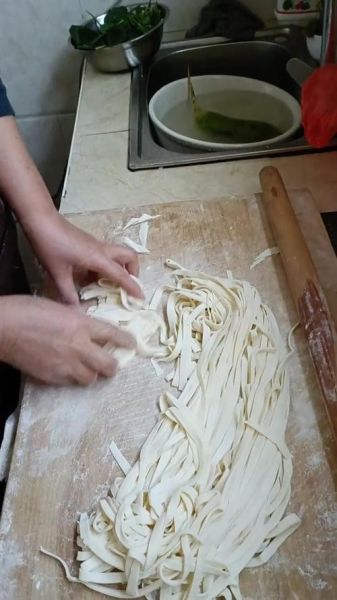 手擀面图片大全大图真图_手擀面怎么做才筋道-第1张图片-山城妙识