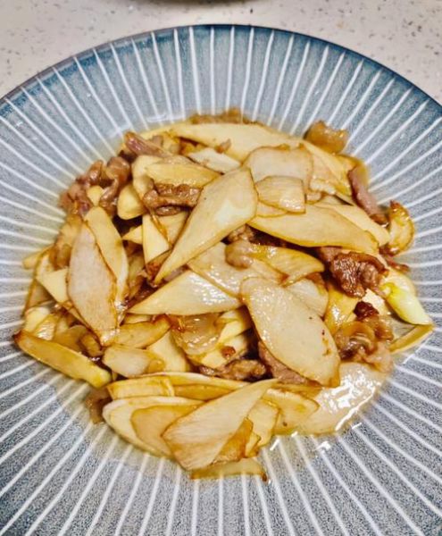 茭白炒肉怎么做好吃_茭白炒肉的家常做法-第3张图片-山城妙识