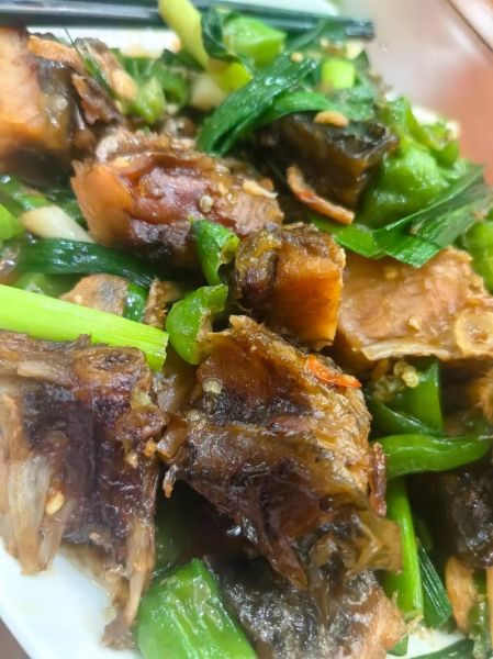 湖南腊鱼怎么炒好吃_腊鱼炒之前要不要焯水-第3张图片-山城妙识 湖南腊鱼怎么炒好吃_腊鱼炒之前要不要焯水-第3张图片-山城妙识