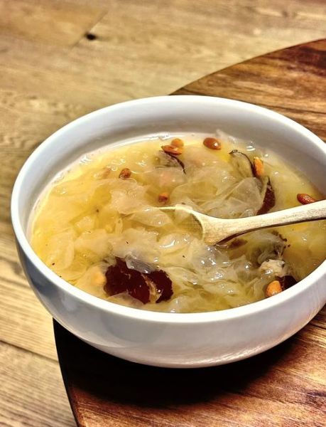 鲜银耳的做法大全_鲜银耳的功效与作用-第1张图片-山城妙识