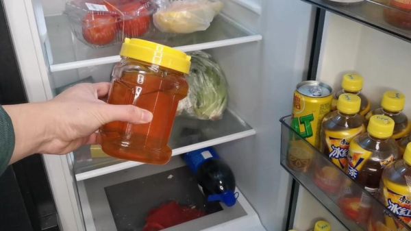 蜂蜜怎么保存最好_蜂蜜放冰箱还是常温-第2张图片-山城妙识