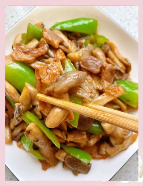蘑菇炒肉要不要焯水_焯水后口感更好吗-第2张图片-山城妙识
