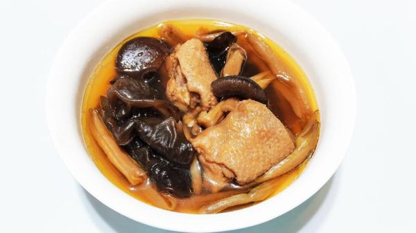 香菇木耳炖鸡的做法_香菇木耳炖鸡的功效-第2张图片-山城妙识 香菇木耳炖鸡的做法_香菇木耳炖鸡的功效-第2张图片-山城妙识