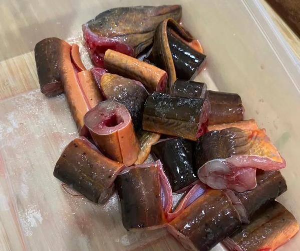 鳝鱼怎么炖汤才好喝_鳝鱼汤去腥增鲜技巧-第1张图片-山城妙识 鳝鱼怎么炖汤才好喝_鳝鱼汤去腥增鲜技巧-第1张图片-山城妙识