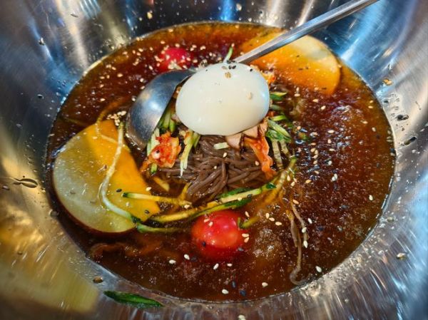 韩国料理怎么吃图解_韩国料理正确吃法-第2张图片-山城妙识