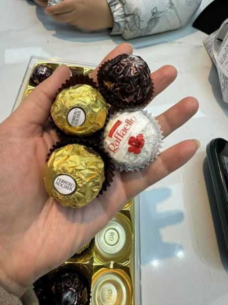 费列罗巧克力图片大全_如何挑选正品礼盒-第1张图片-山城妙识 费列罗巧克力图片大全_如何挑选正品礼盒-第1张图片-山城妙识