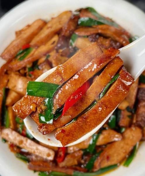 香干炒肉的营养价值_香干炒肉能减肥吗-第3张图片-山城妙识