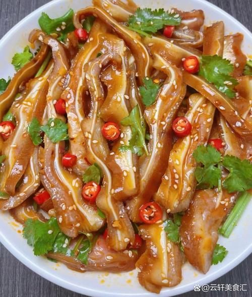 凉拌猪耳朵怎么做好吃_凉拌猪耳朵的调料配方-第1张图片-山城妙识