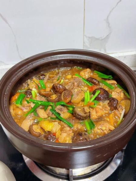 香菇可以和什么一起炖鸡汤_香菇鸡汤最佳搭配-第2张图片-山城妙识