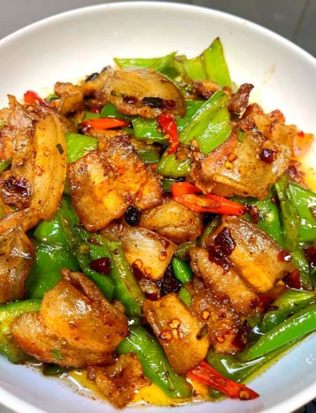 青椒香干回锅肉怎么做_家常做法步骤-第1张图片-山城妙识