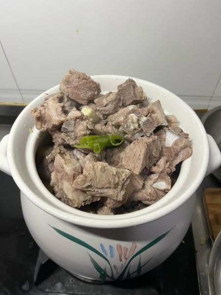 家常炖排骨怎么做_排骨炖多久才软烂-第1张图片-山城妙识