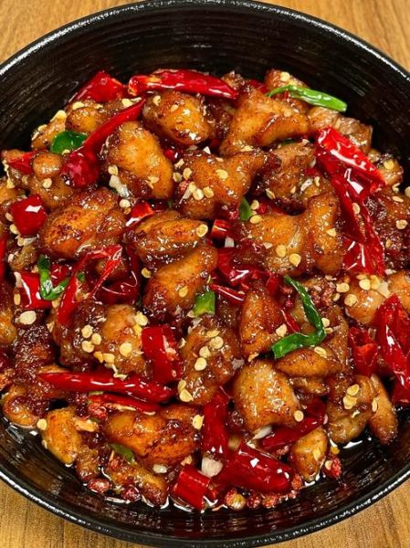 辣子鸡丁是什么菜系_正宗做法与口味解析-第1张图片-山城妙识 辣子鸡丁是什么菜系_正宗做法与口味解析-第1张图片-山城妙识