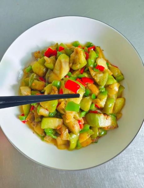 青茄子怎么做好吃_青茄子炒什么最香-第1张图片-山城妙识