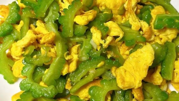 苦瓜炒蛋怎么做_苦瓜炒蛋要不要焯水-第3张图片-山城妙识 苦瓜炒蛋怎么做_苦瓜炒蛋要不要焯水-第3张图片-山城妙识