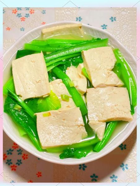 青菜豆腐汤的功效与作用_怎么做最养胃-第1张图片-山城妙识 青菜豆腐汤的功效与作用_怎么做最养胃-第1张图片-山城妙识