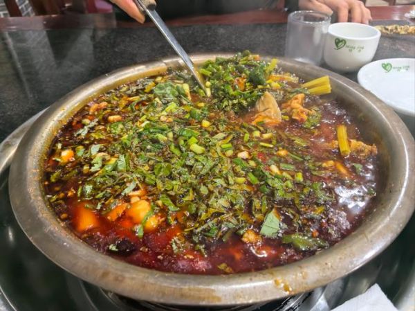 草鱼头火锅怎么做_草鱼头火锅的家常做法-第1张图片-山城妙识