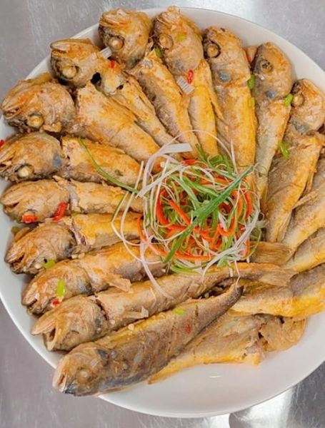 煎黄花鱼怎么又酥又脆_黄花鱼不碎不粘锅技巧-第2张图片-山城妙识