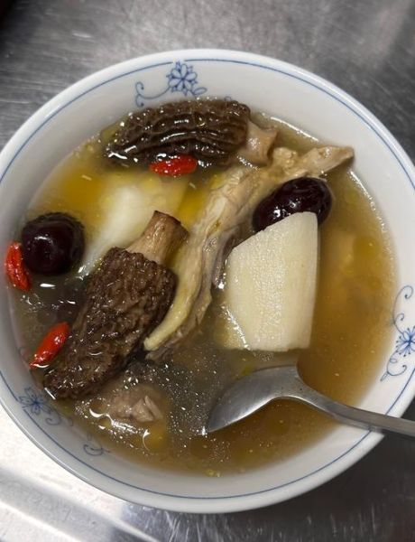 煲鸡汤怎么煲才好喝_煲鸡汤放什么料最香-第1张图片-山城妙识