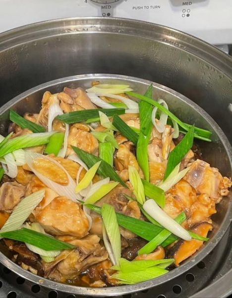 冬菇炒鸡怎么做_冬菇炒鸡要焯水吗-第2张图片-山城妙识 冬菇炒鸡怎么做_冬菇炒鸡要焯水吗-第2张图片-山城妙识