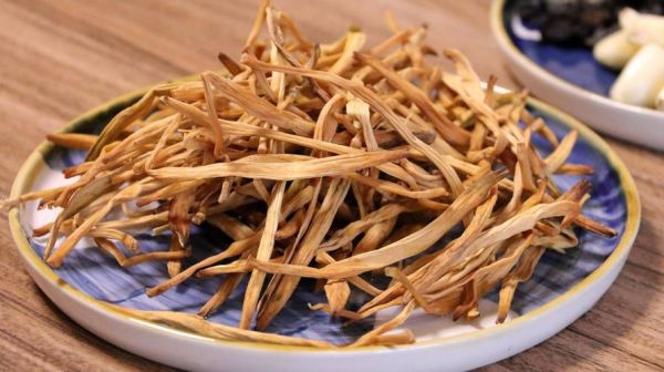 金针菜对痛风有好处吗_痛风能不能吃金针菜-第1张图片-山城妙识