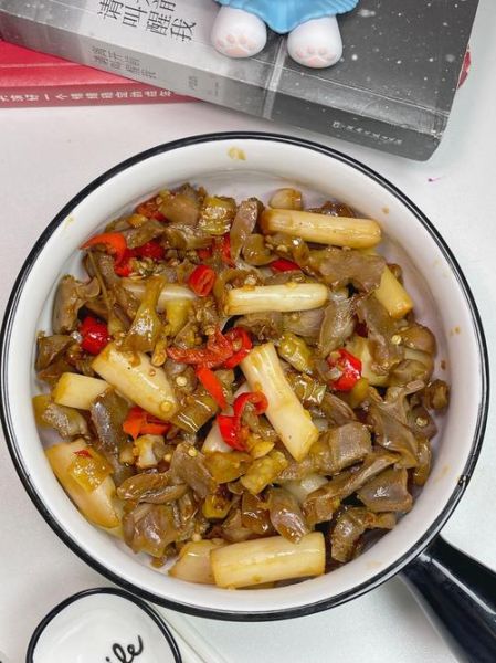 藕带炒鸡胗怎么做_藕带炒鸡胗要不要焯水-第3张图片-山城妙识