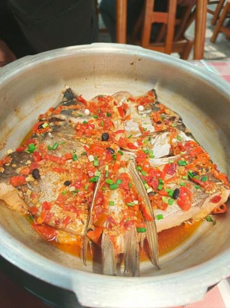 鱼头火锅怎么做才好吃_家常做法大全窍门-第2张图片-山城妙识