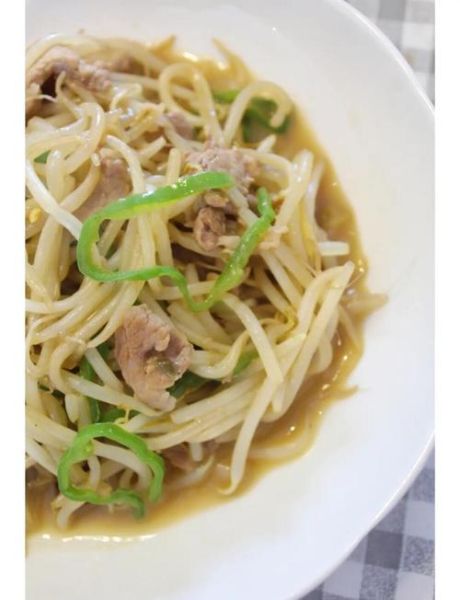 黄豆芽炒肉怎么做_黄豆芽炒肉需要焯水吗-第1张图片-山城妙识