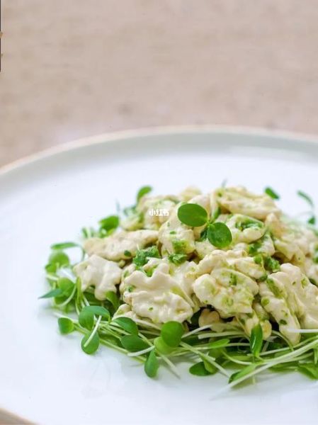 香椿苗拌核桃仁怎么做_香椿苗拌核桃仁的营养价值-第3张图片-山城妙识 香椿苗拌核桃仁怎么做_香椿苗拌核桃仁的营养价值-第3张图片-山城妙识