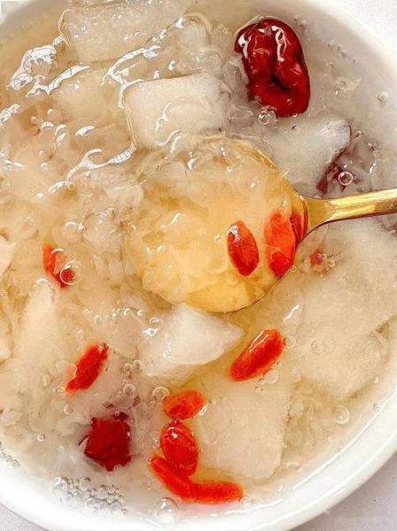银耳汤可以隔夜喝吗_过夜银耳汤安全吗-第3张图片-山城妙识