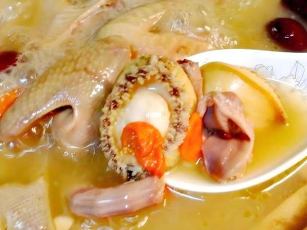 鲍鱼鸽子炖汤的做法_鲍鱼鸽子汤怎么炖才鲜-第3张图片-山城妙识