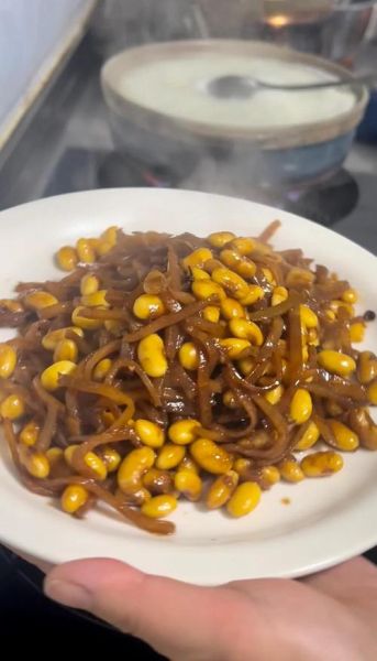 干炒黄豆怎么炒才酥_干炒黄豆要不要提前泡-第1张图片-山城妙识