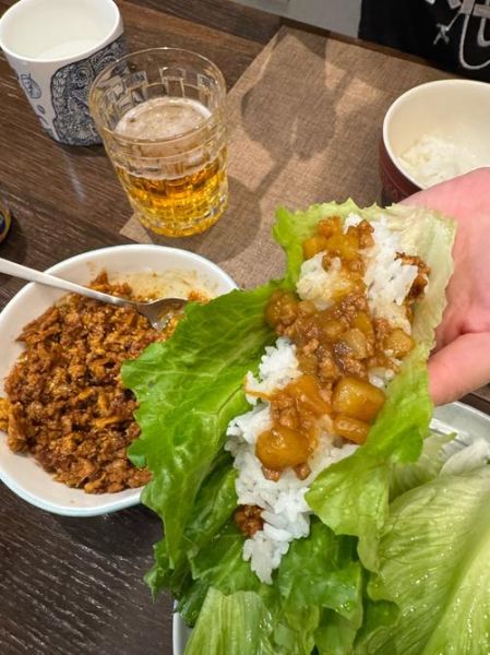 生菜包饭怎么包_生菜包饭热量高吗-第1张图片-山城妙识