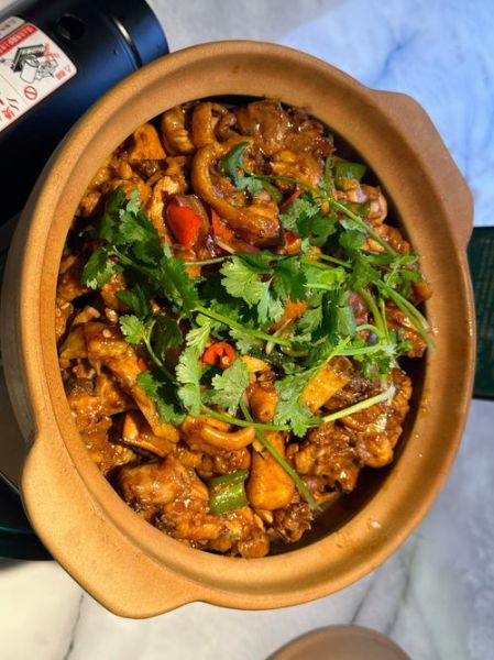 香辣鸡煲怎么做_香辣鸡煲需要焯水吗-第2张图片-山城妙识